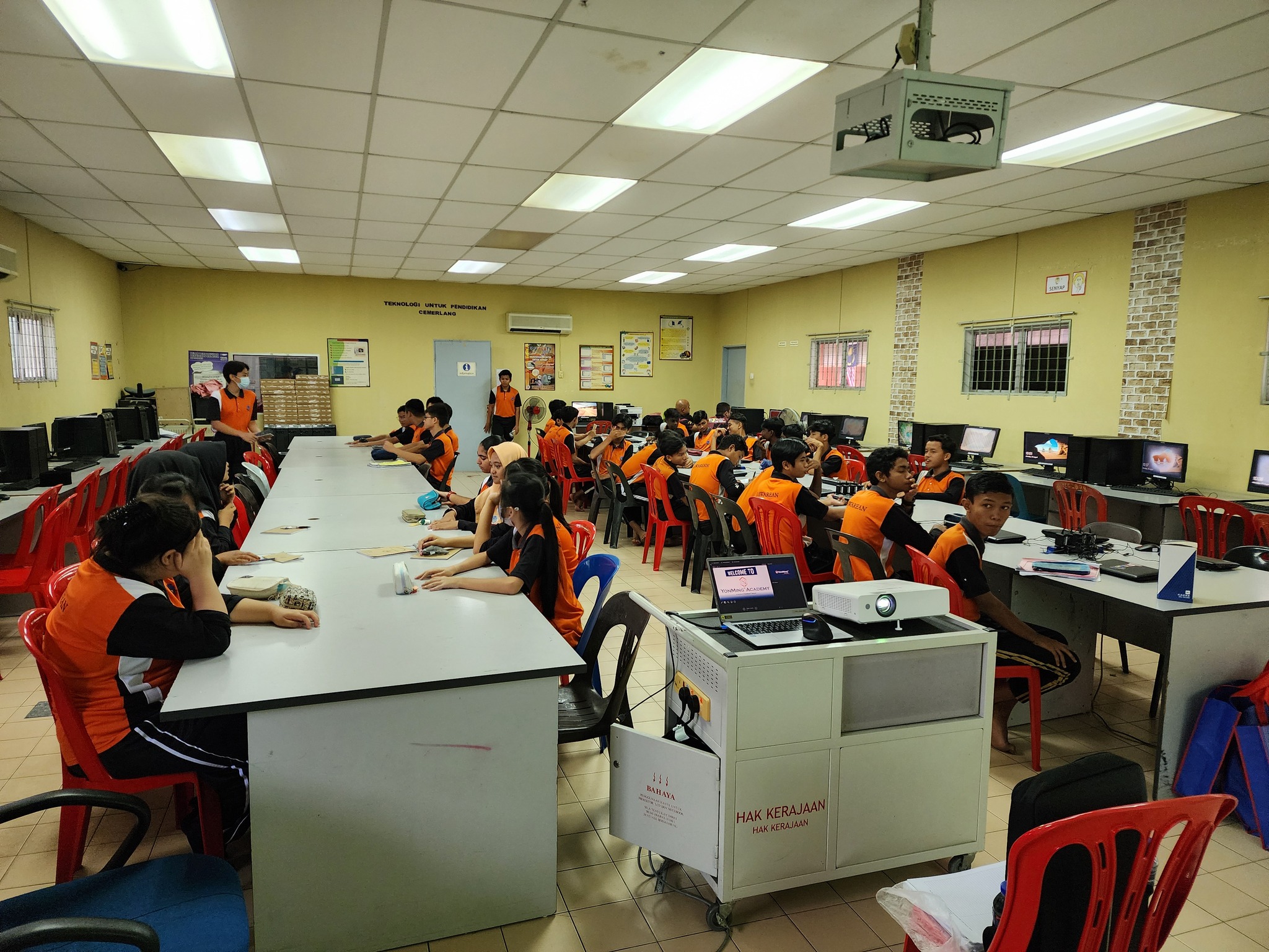 Career talk @ SMK Malim Nawar, Perak | YonMing Academy